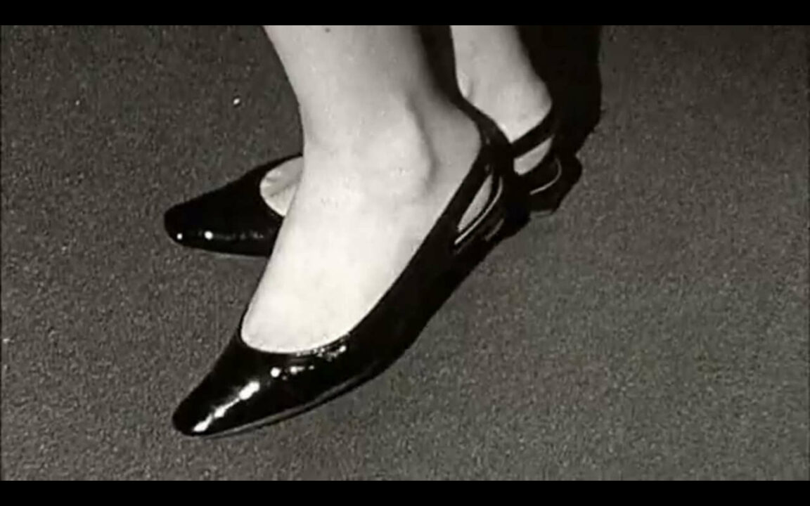 Delia Derbyshire Feet (3 photos) Sexy Feets - Celeb Feets