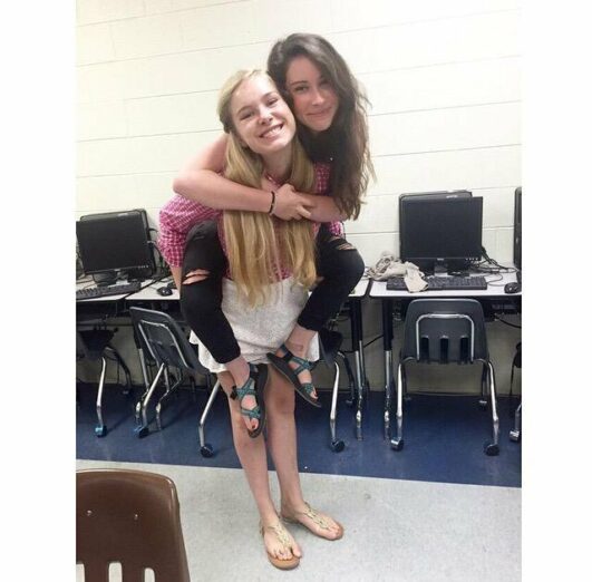 Emma Bellomy Feet (2 photos) Sexy Feets - Celeb Feets