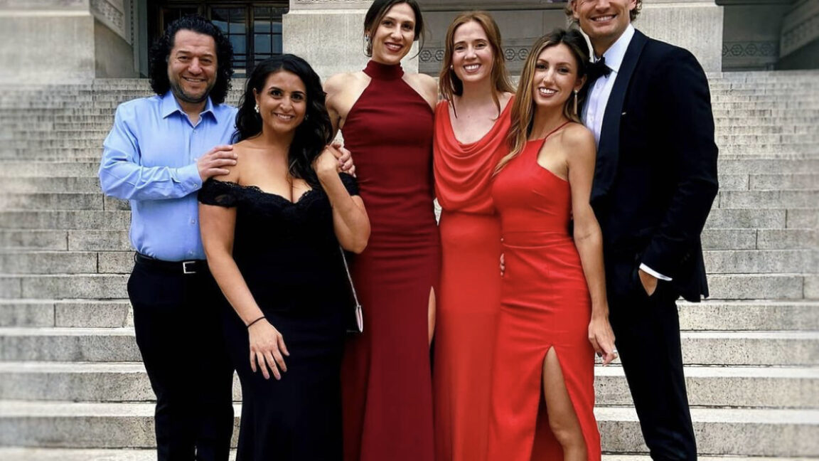 Priscilla Presley In Her Daisy Dukes Feet Sexy Feets - Celeb Feets