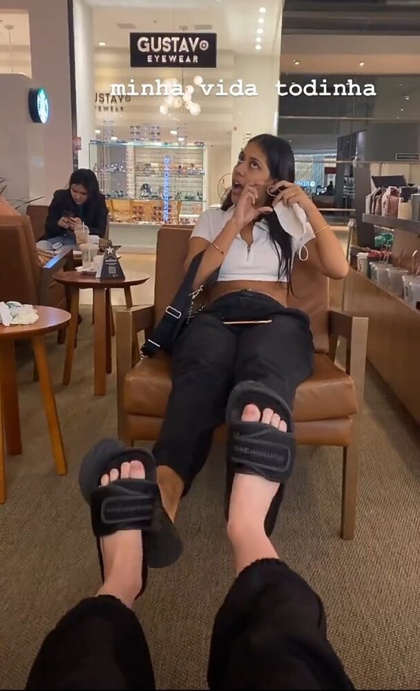 Fernanda Schneider Feet (11 images) Sexy Feets - Celeb Feets