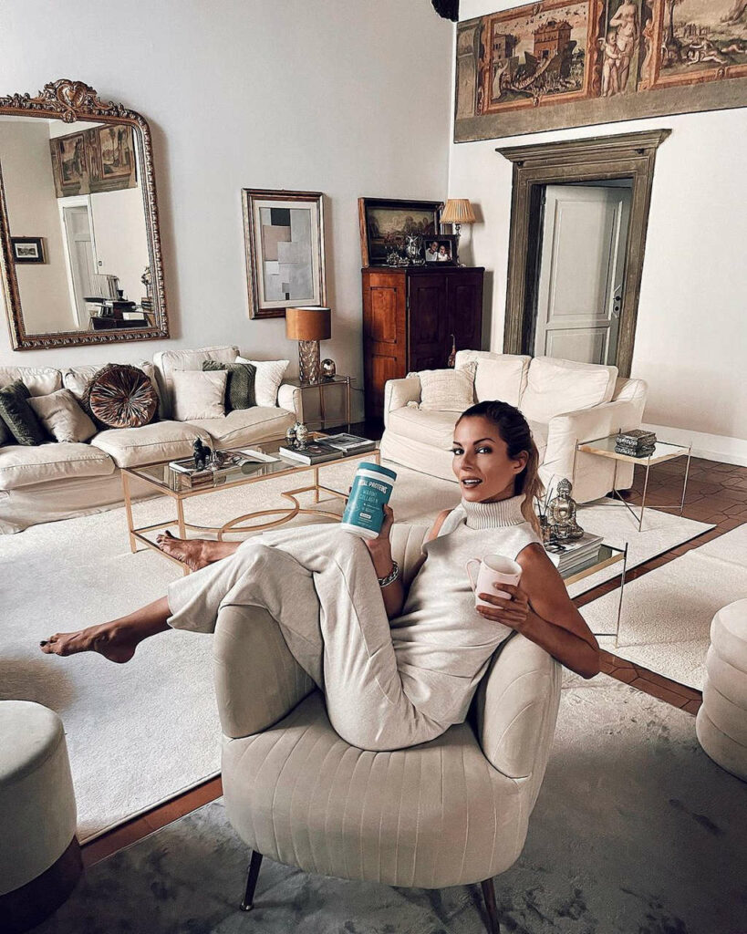 Roberta Ruiu Feet (6 pictures) Sexy Feets - Celeb Feets