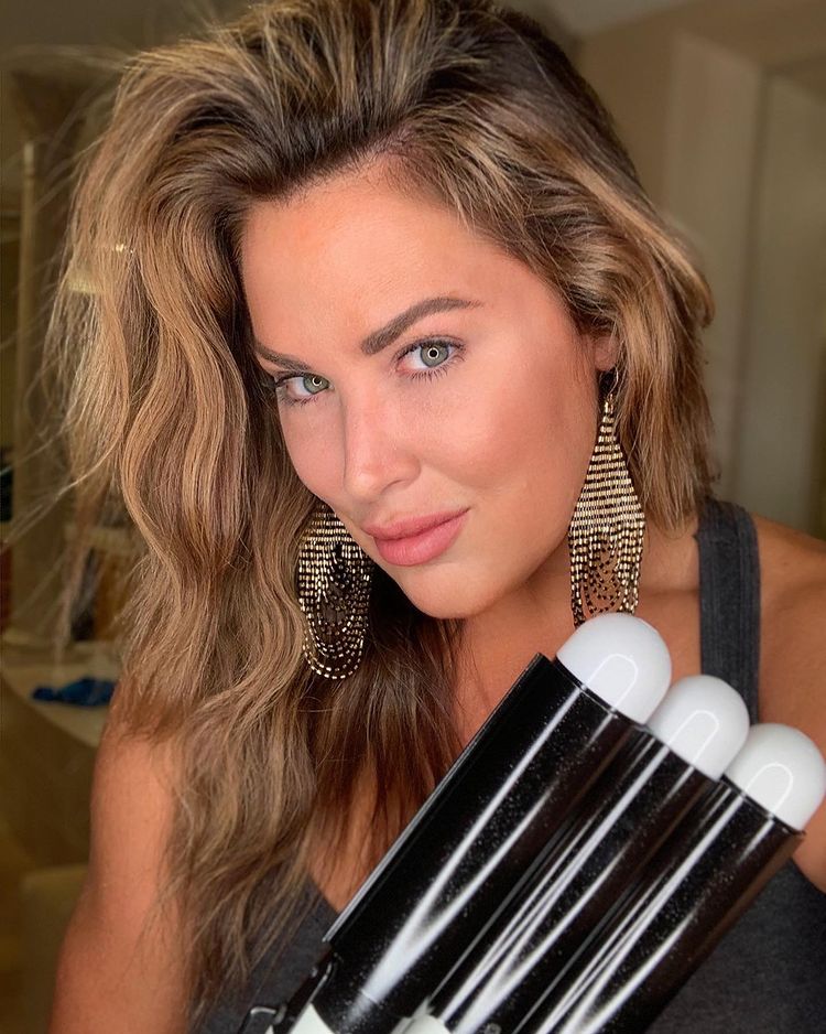 Emily Simpson Wiki, Age, Husband, Children, Career, and Net Worth ...