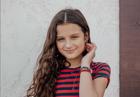 Hayley LeBlanc Bio, Age, Boyfriend, Height, Family, Net Worth – Celebrity