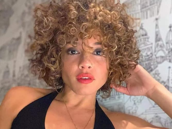 Sophia Urista Bio, Age, Family, Partner, Height, Net Worth, Songs ...