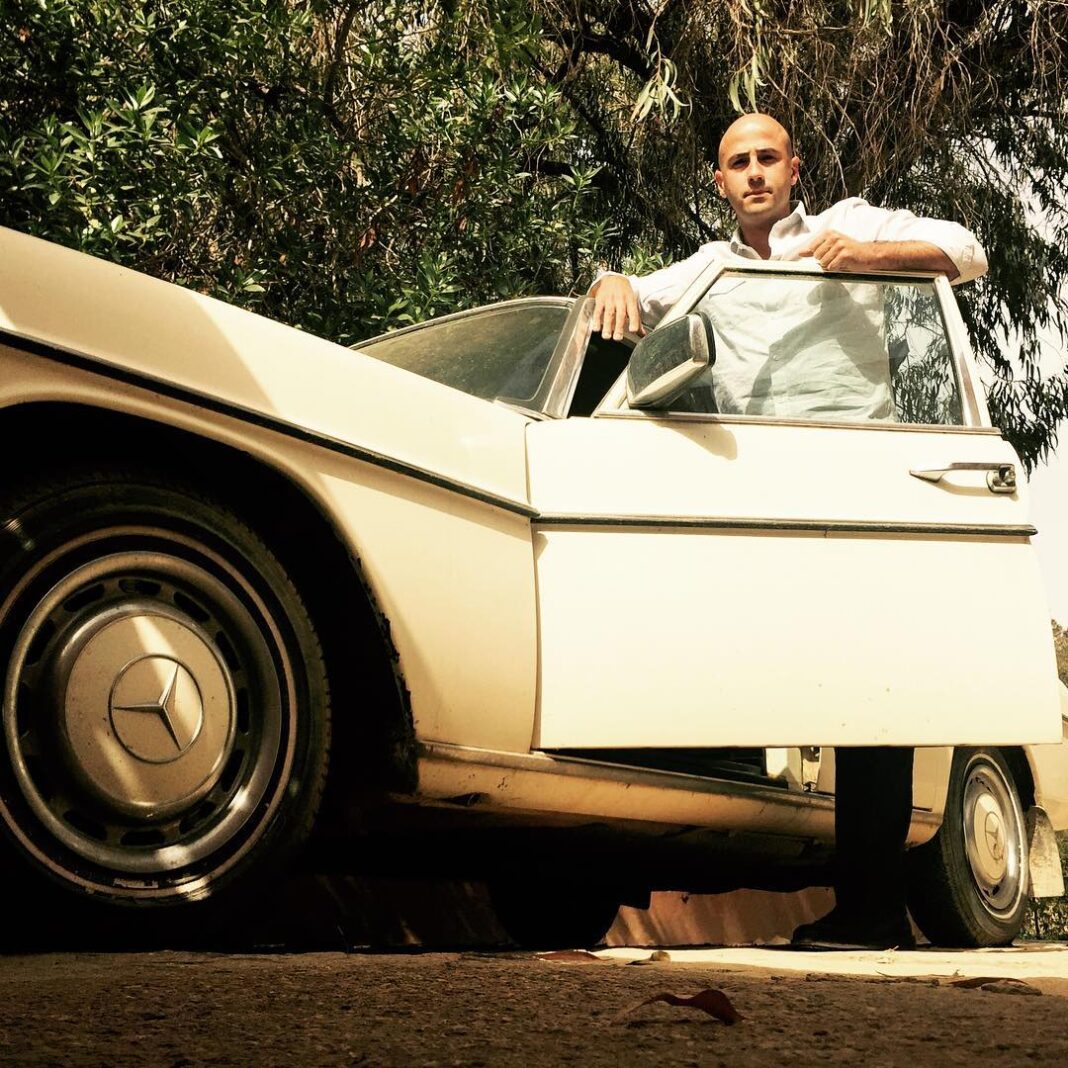 Mola Lenghi is being discussed about his family, ethnicity, wife and ...