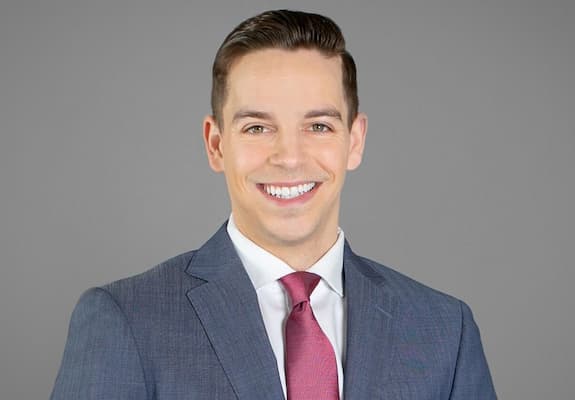 Drew Reeves Bio, Age, Wife, Family, Fox 12, Height, Net Worth, Salary ...