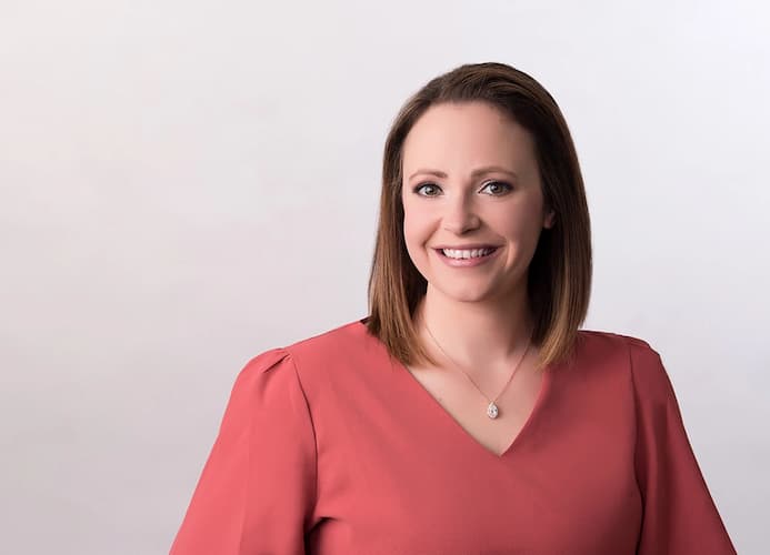 Becky Taylor Bio, Age, KSNT, Family, Husband, Salary, Net Worth – Celebrity