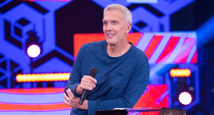 Ed Young Bio, Age, Wife, Daughter, Father, Height, Church, Net Worth ...