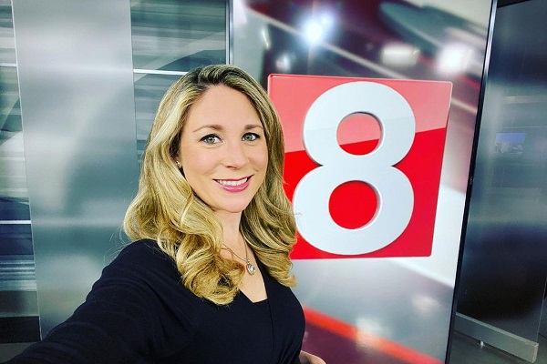 FOX 61 news anchor Amanda Raus lives with her husband Todd Piro – Celebrity