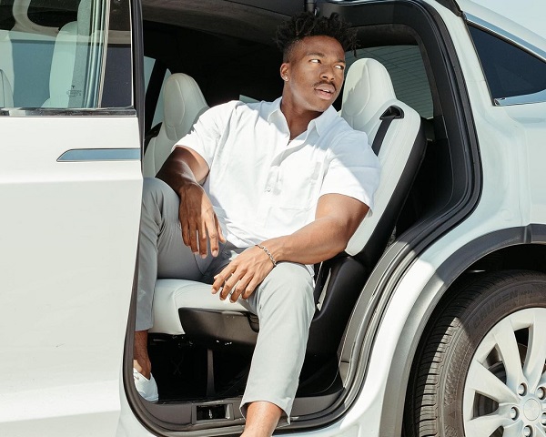 More about his age, job and net worth – Celebrity