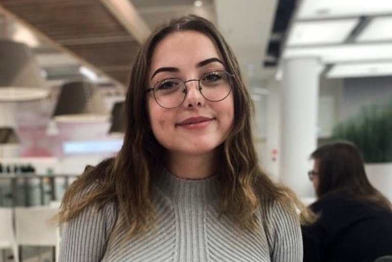 Milada Moore age, boyfriend, salary, measurements, net worth » Celebily ...