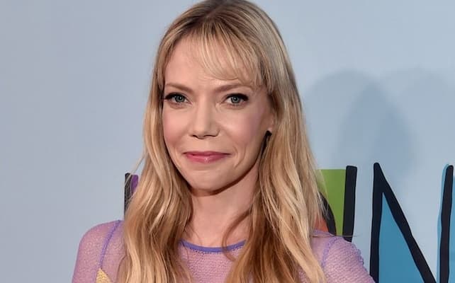 Riki Lindhome Bio, Movies, Age, Family, Husband, Height, Net Worth ...