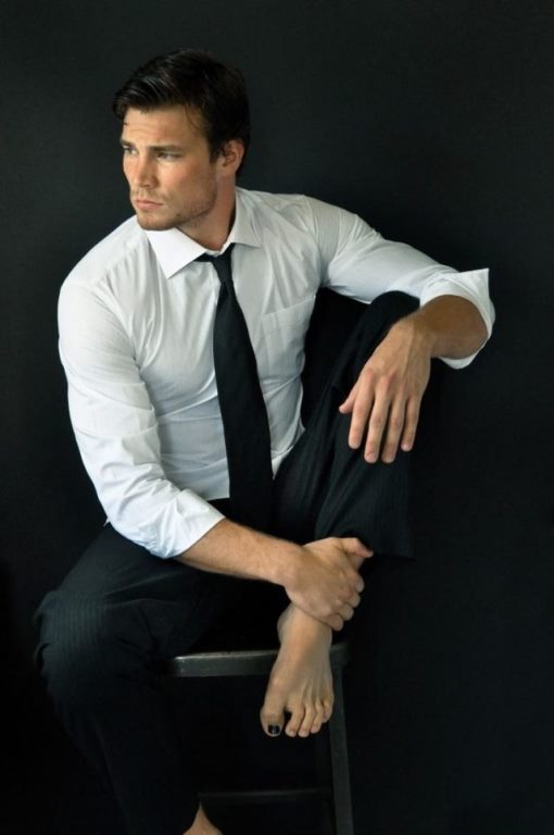 Derek Theler Bio, Married, Wife, Dating, Girlfriend, Body Measurements ...