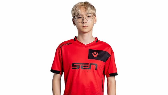 TenZ Bio, YouTuber, Age, Height, Girlfriend, Family, Net Worth | Celebrity