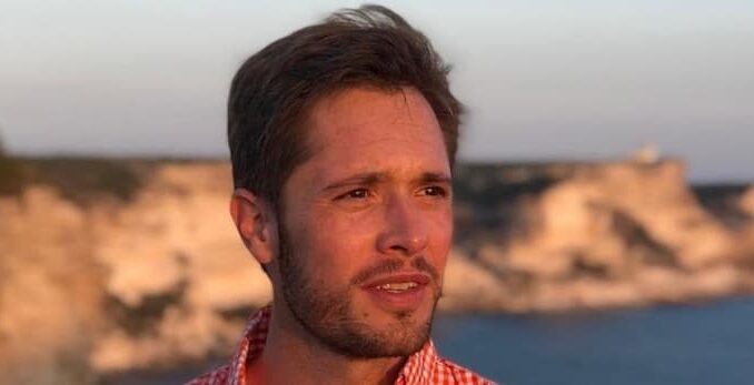 Kris Van Cleave Bio, Age, CBS, Gay, Parents, Wife, Dallas, Height ...