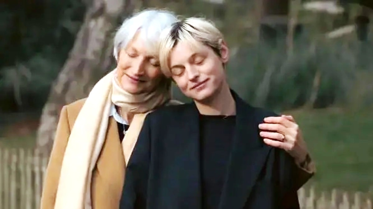 Emma Corrin Parents: Meet Chris Corrin and Juliette Corrin | Celebrity